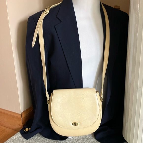 Coach | Bags | Vintage Coach Madison Collection Style 44 Carlyle Made In Italy Yellow | Poshmark